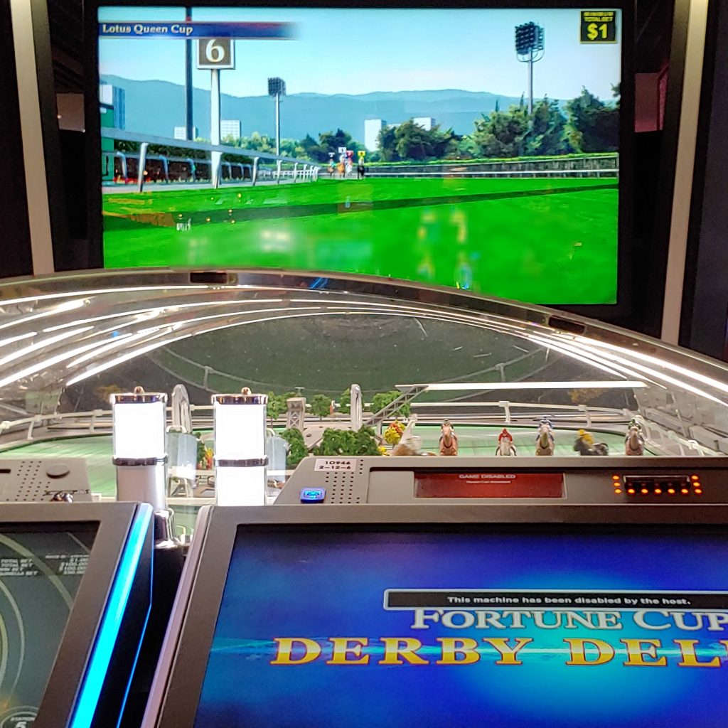 Linq Las Vegas | Blackjack | Table Games | Entertainment