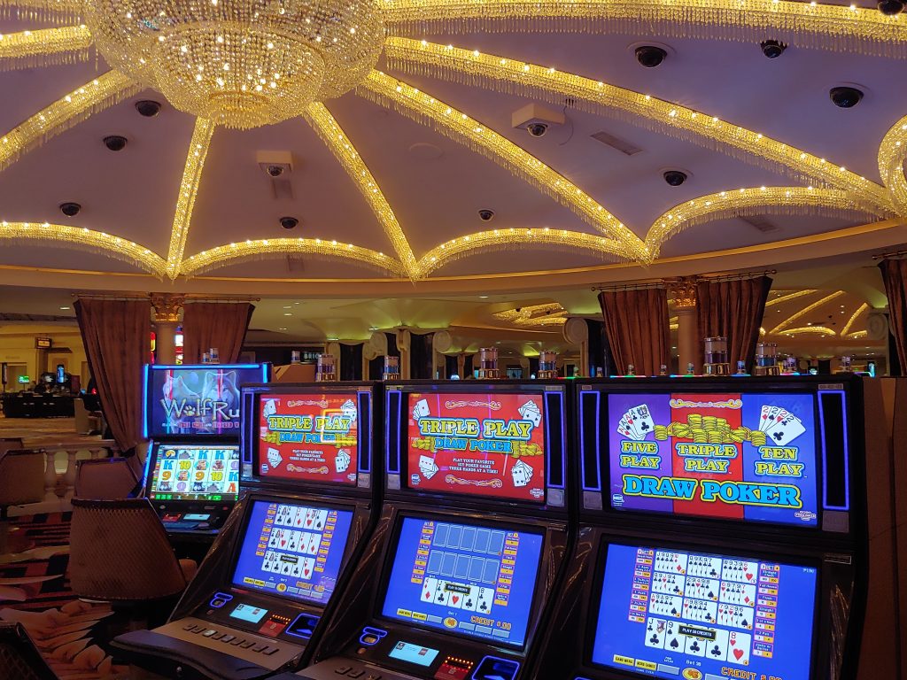 Caesars Palace Casino and Hotel | Vegas Advantage