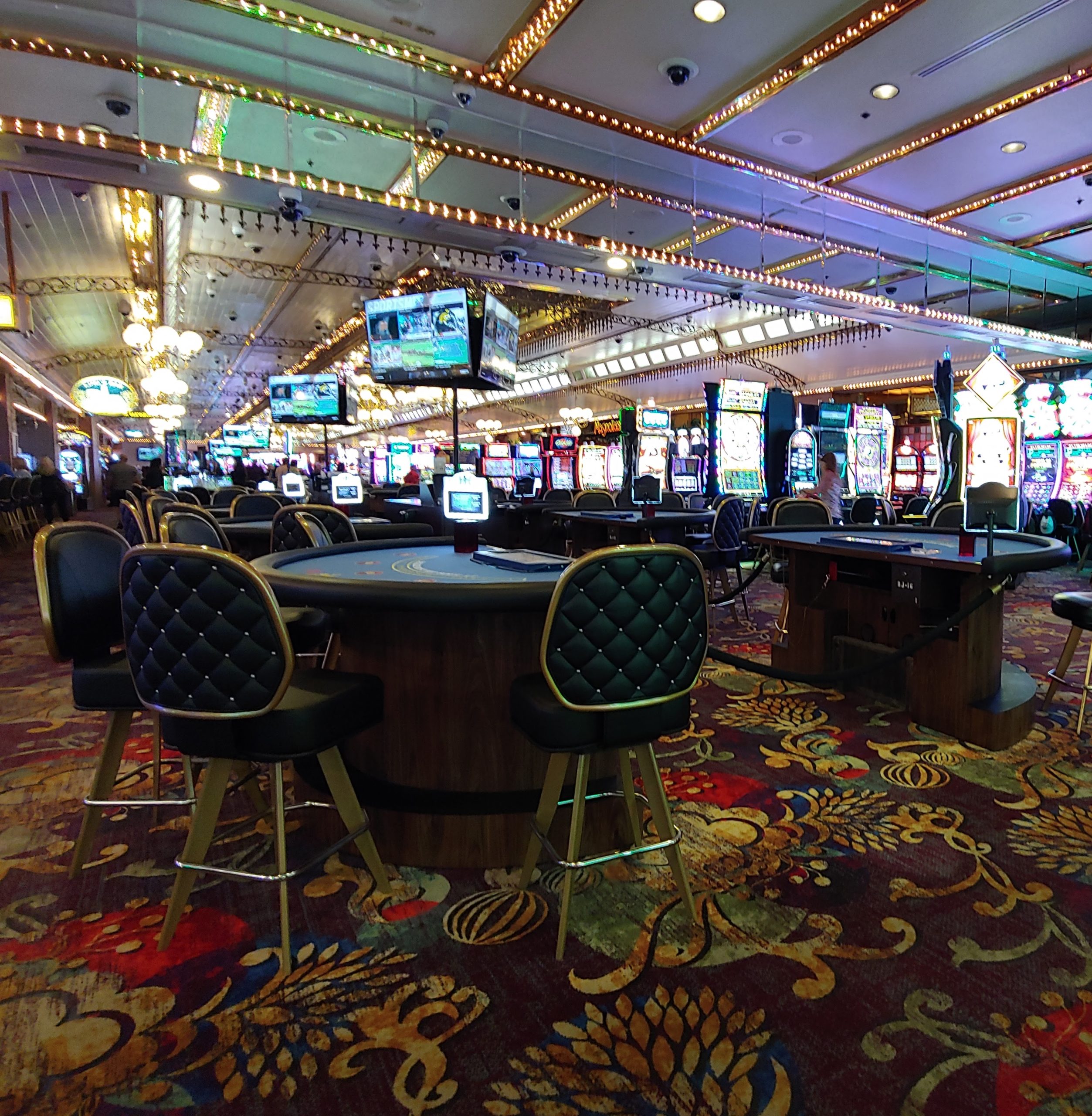 Four Queens | Downtown | Video Poker | Best Players Club