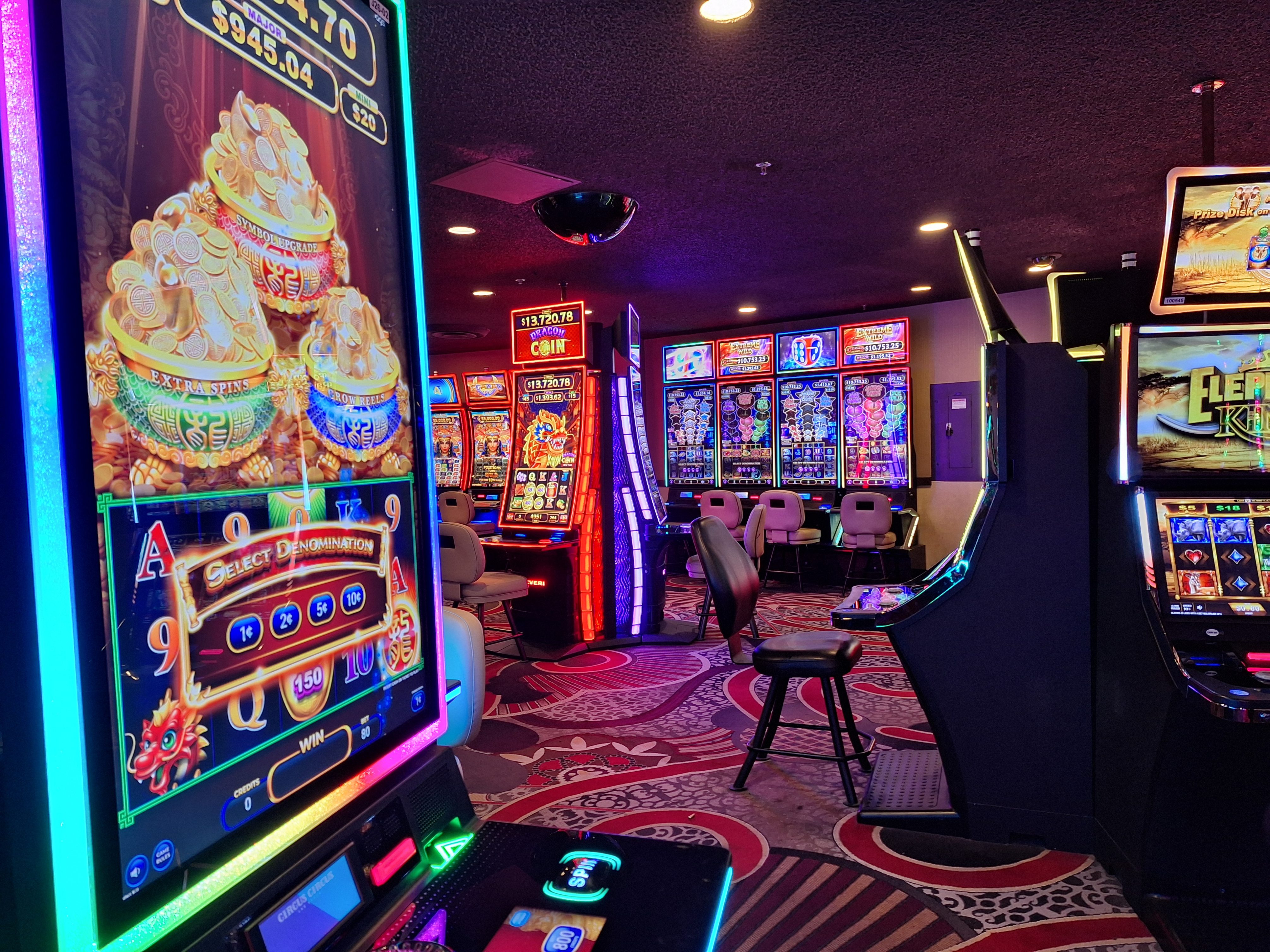 Circus Circus | Slots A Fun | Blackjack | Adventuredome